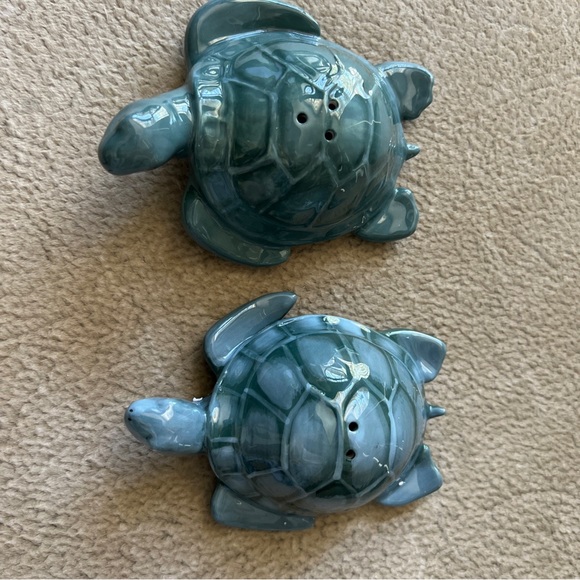Stoneware | Kitchen | New Under The Sea Turtle Salt Pepper Shakers ...